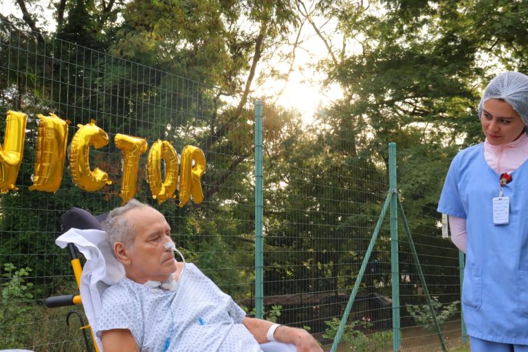 Cuidados paliativos no HDS incluem momentos ao ar livre e banho de sol